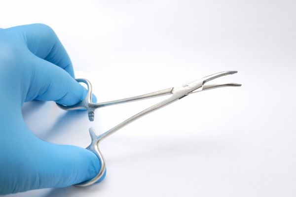Unveiling the Tools of Precision: Straight vs. Kelly Forceps ...